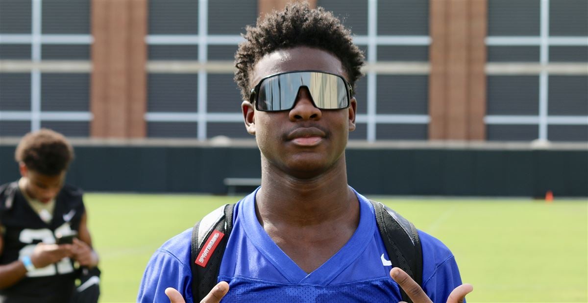 2025 WR Koby Howard gets first meeting with Billy Gonzales on UF visit