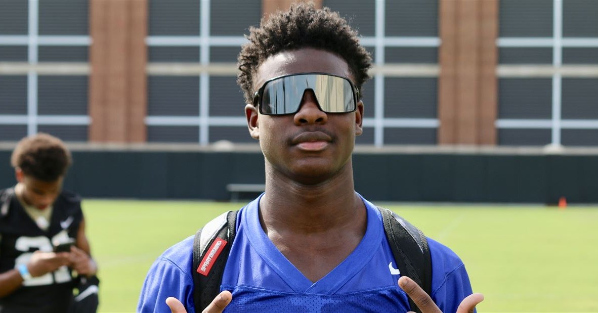 2025 WR Koby Howard gets first meeting with Billy Gonzales on UF visit