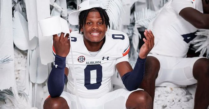 Auburn hangs on to sign Top247 safety Anquon 'Newboy' Fegans