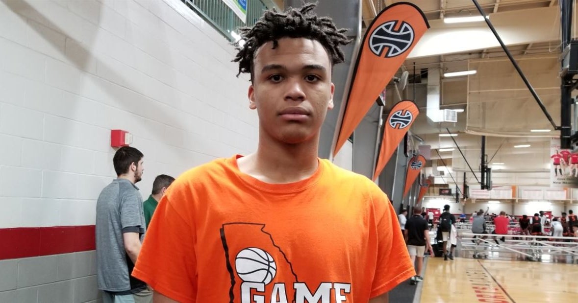 Corey Walker 'not hesitant to do anything' as Vols career starts