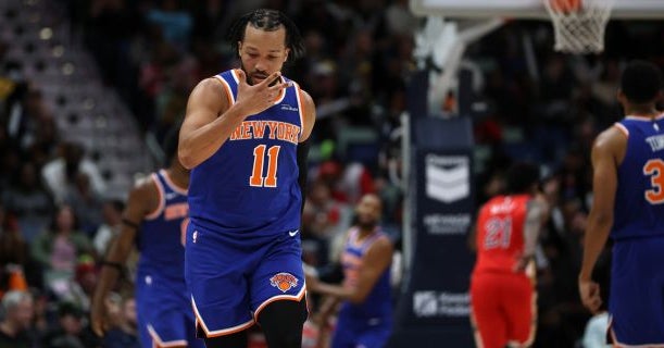 WATCH: Jalen Brunson curses out his teammate during live interview ...