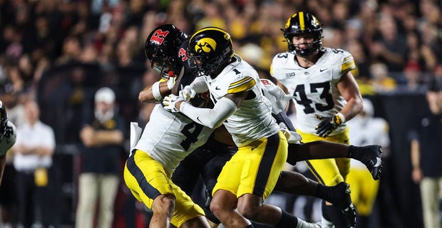 Preview And Prediction: Can Iowa Knock Off No. 6 Oregon Inside Kinnick ...