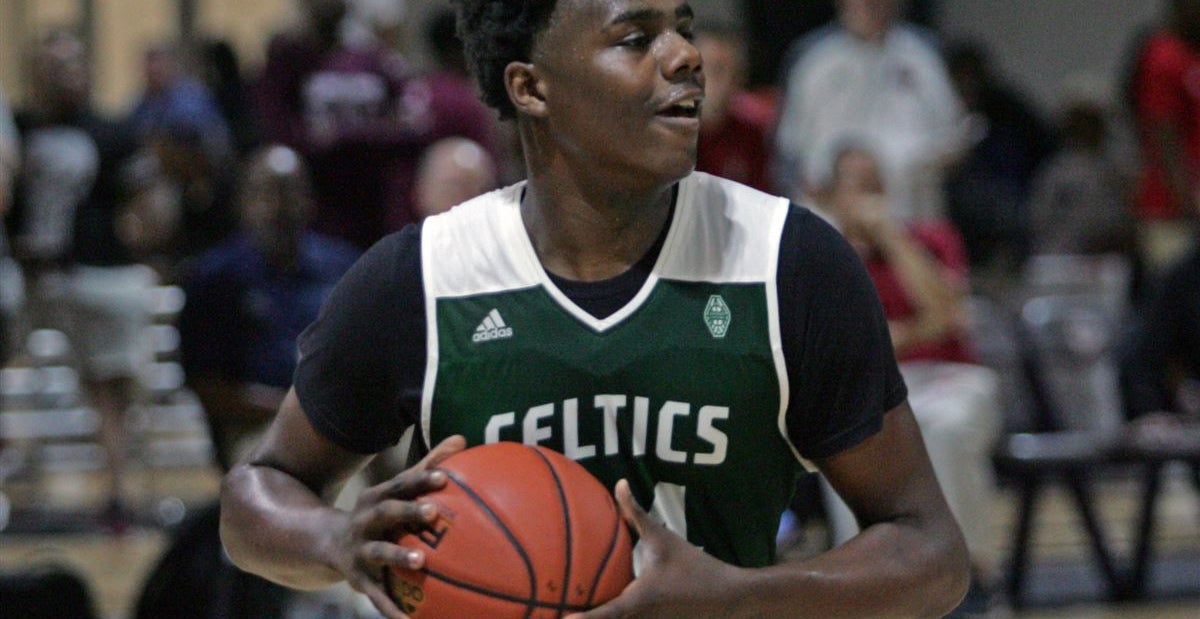 BREAKING: A&M basketball lands versatile forward in Kobe Brown