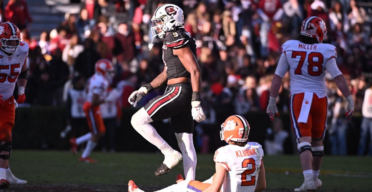 Former South Carolina EDGE Desmond Umeozulu commits to transfer to ...