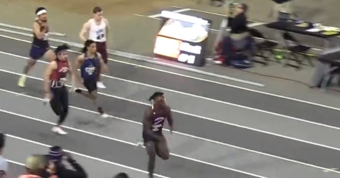 Tyreek Hill clocks 6.70 in the 60M at the USA Track and Field Masters ...