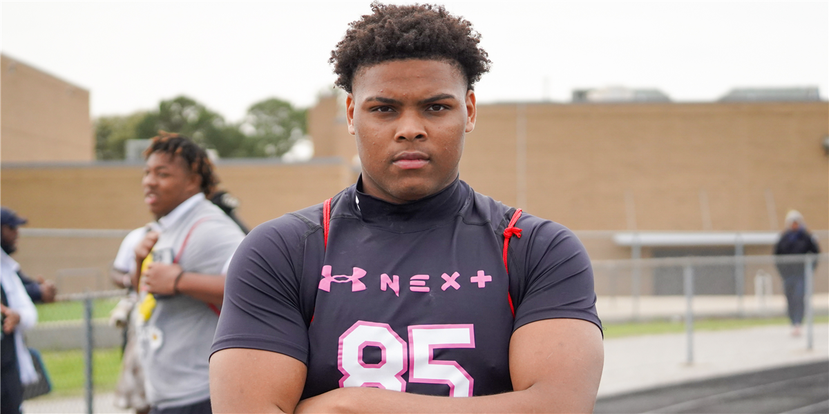 Is defensive lineman Melvin Hills down to Ole Miss and Texas?