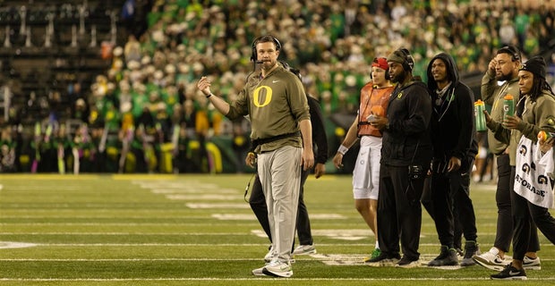 Photos from Oregon's dominant Friday night win over Minnesota