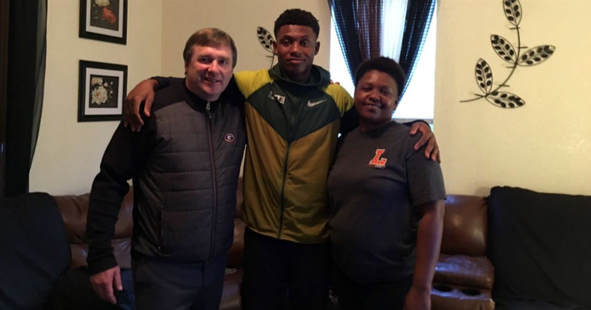 Look: UGA rolls out the red carpet for 4-star WR Arian Smith