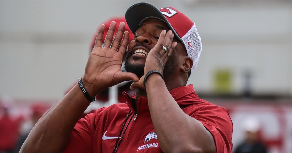 Sign-stealing a necessity in college football