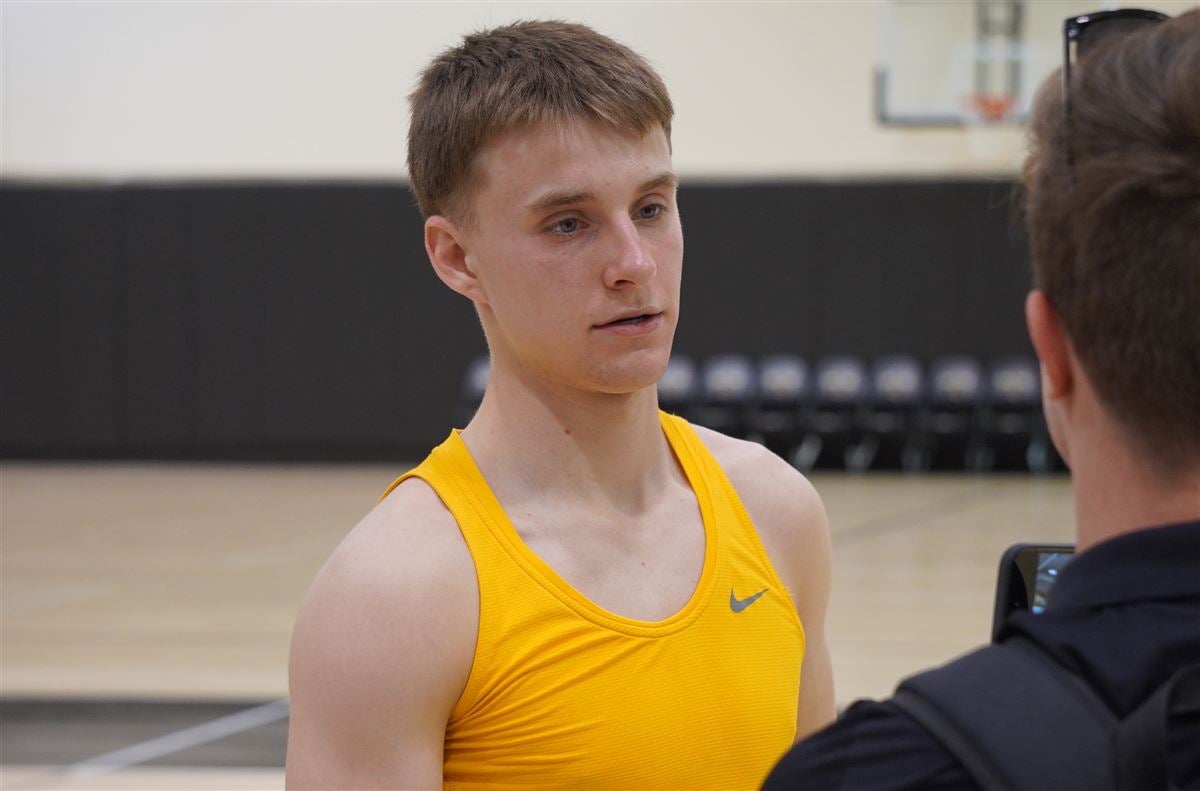 Iowa Basketball: Brock Harding hoping to carve out role in freshman year