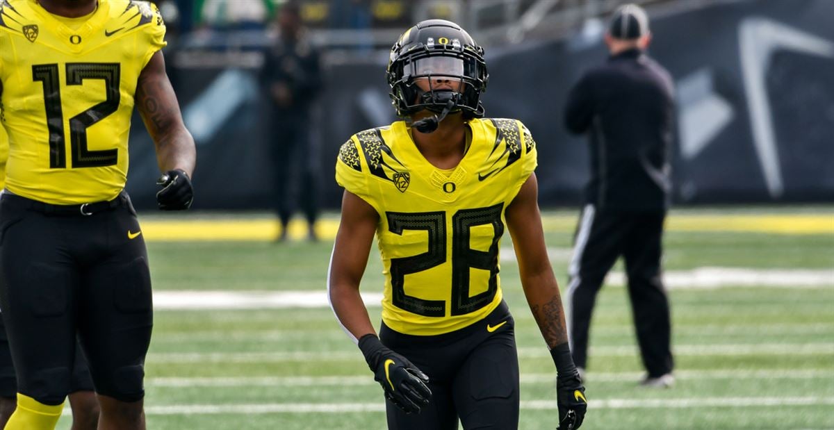 Oregon cornerback Avante Dickerson enters the transfer portal