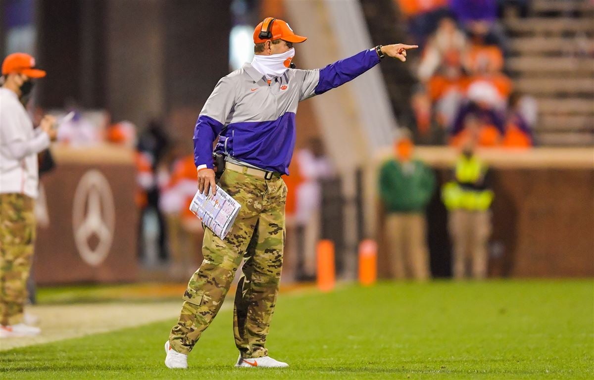 Dabo Swinney says Lawrence isn't worried about 'thumb gangsters'