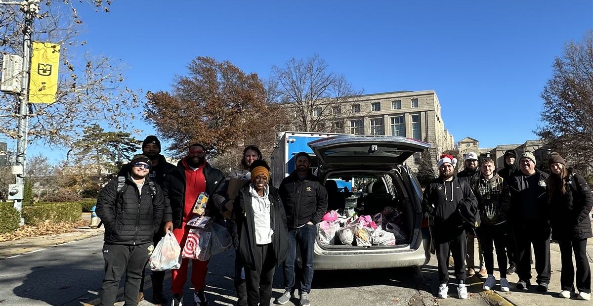 Mizzou DT Kristian Williams donates more than $1,500 in gifts for the ...