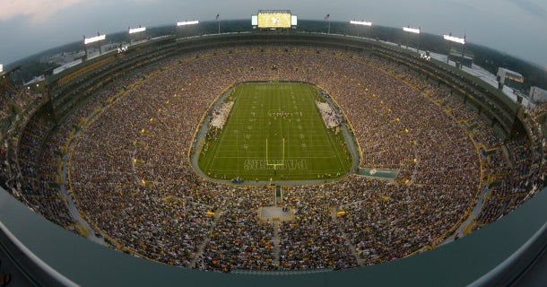 Lambeau Field's turf to be replaced after 2017 season