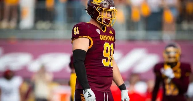 CMU DL transfer Jonah Pace sets Iowa official visit