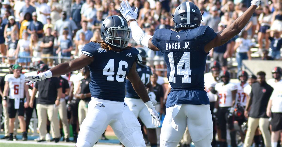 ECU sets the bar high for transfer Eldrick Robinson following first visit
