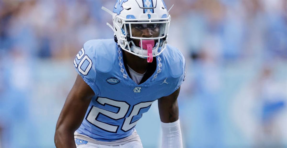 CB Tayon Holloway on one official, sets two others and has other suitors