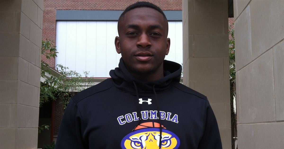 Rebels Offer Three-Star WR T.J. Jones After Visit