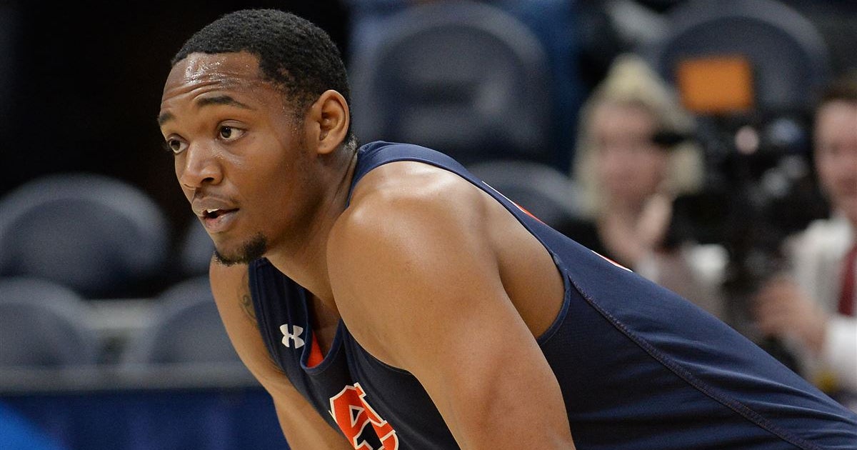 Austin Wiley makes it official: Center returning to Auburn