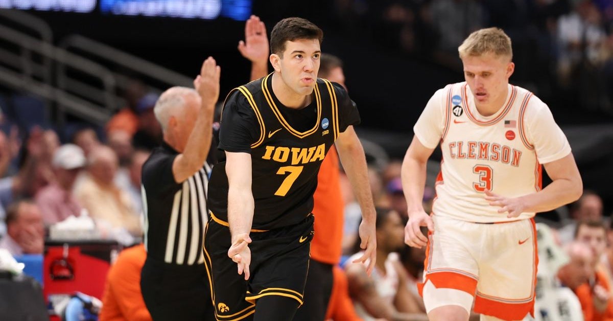 Iowa Basketball: Alvaro Folgueiras' Mother Sees Him Play for the First ...