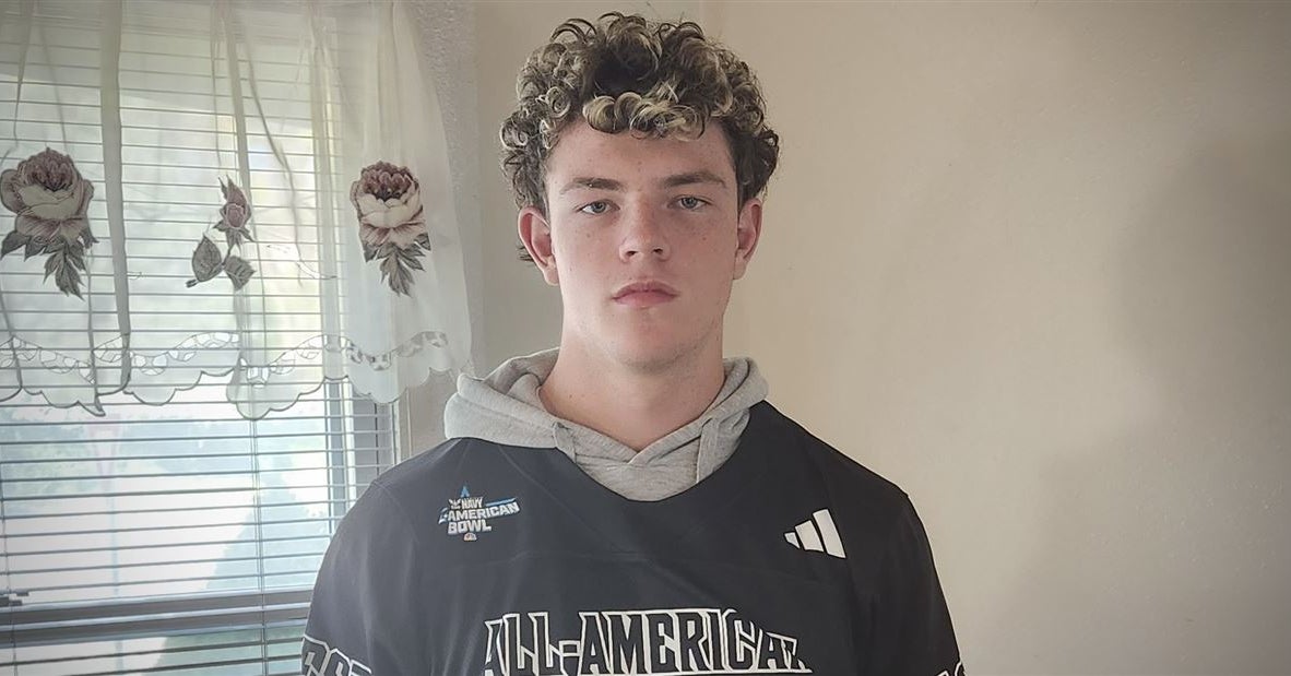 Record-breaking kicker Dillon Curtis receives Navy All-American Bowl jersey