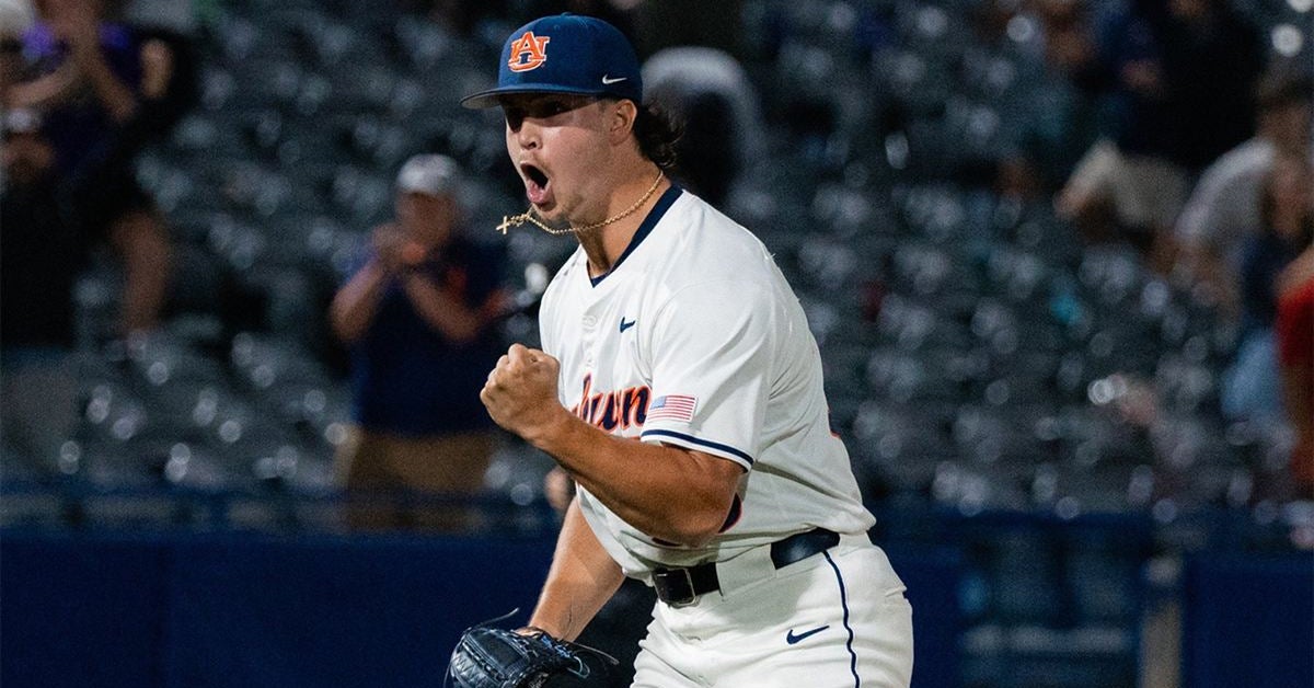 With the game on the line, Sanders money again for Auburn baseball