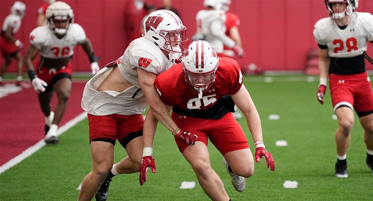 NOTEBOOK: notes, highlights and standouts from Badgers’ first fully ...