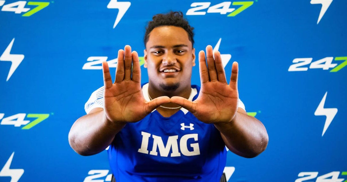 OL Francis Mauigoa officially arrived at Miami on Monday morning