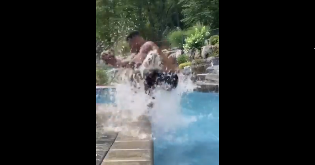 Saquon Barkley jumps straight out of swimming pool in video