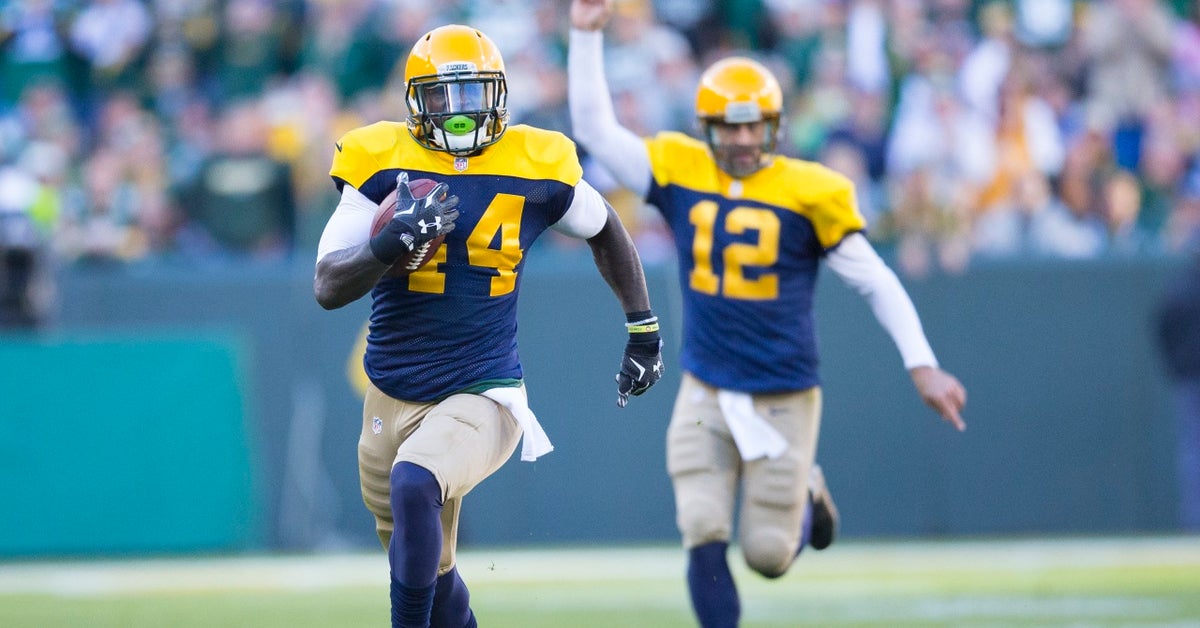 Packers Hold Off Rivers, Stay Undefeated