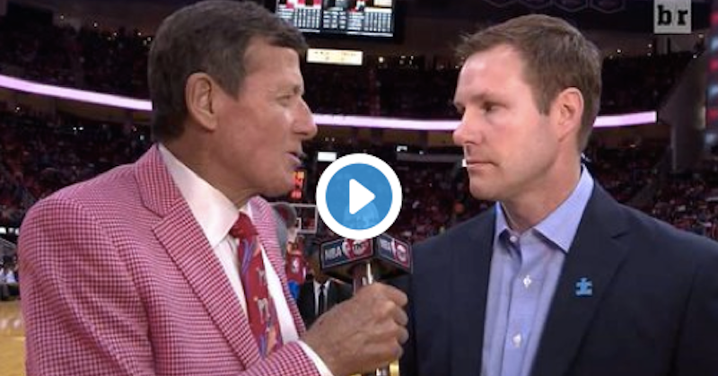 Watch: Bulls coach Fred Hoiberg's emotional words to Craig Sager