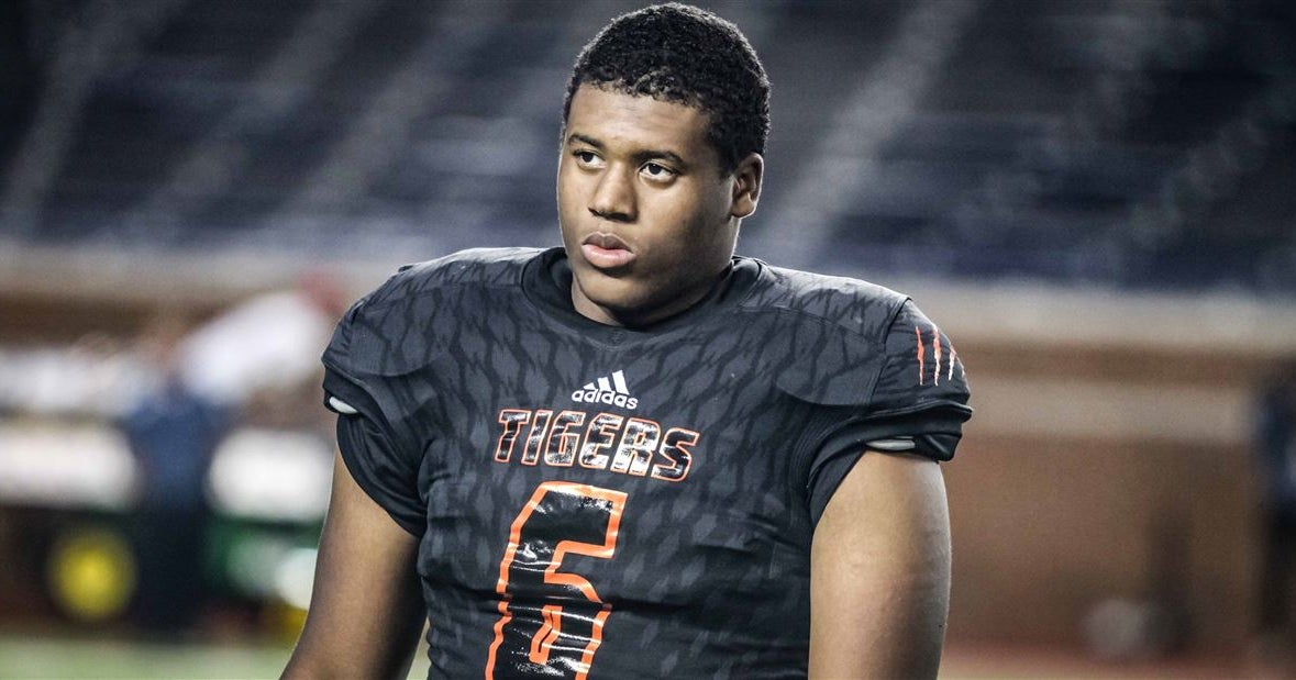 MSU freshman DL Jalen Hunt participating in training camp