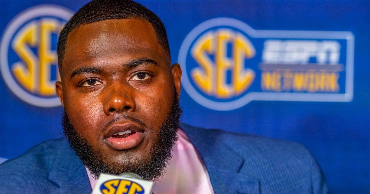 NFL Mock Draft: Man Vs. Machine