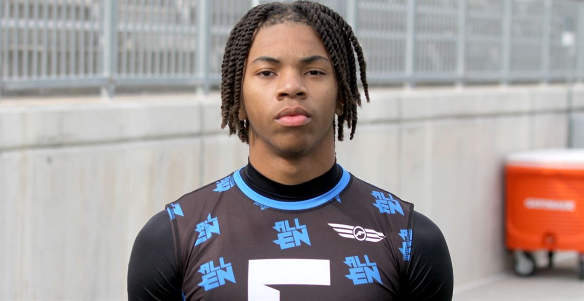 Oregon makes a strong impression of star cornerback Caleb Chester