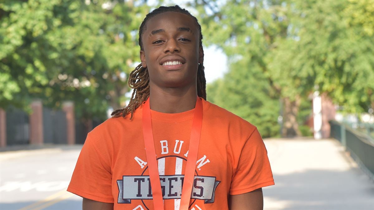 Auburn cornerback target sets tentative commitment date