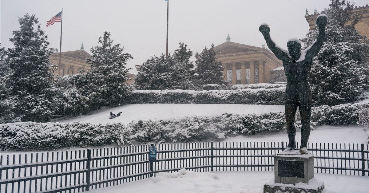 'Commanders fans' redress Rocky Statue in Philadelphia ahead of ...