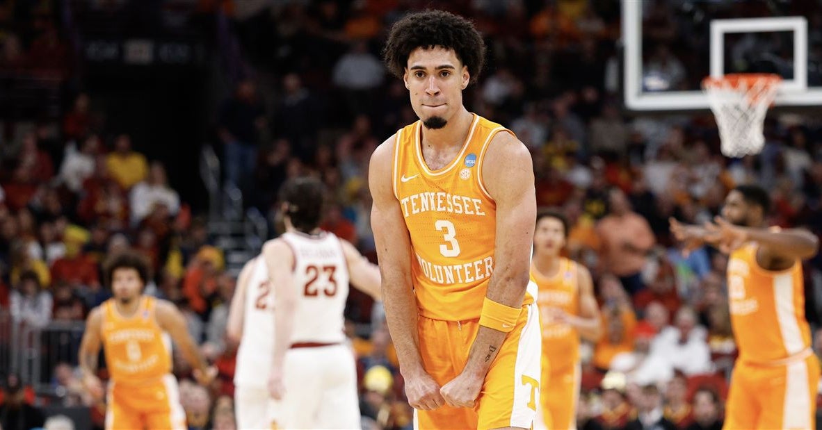 Tennessee basketball guard Bishop Boswell intends to enter transfer portal
