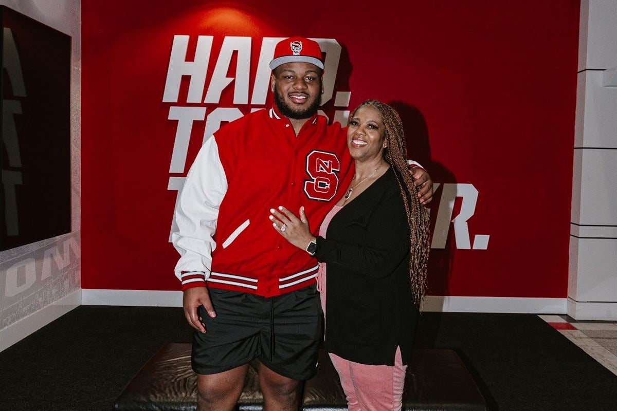 Family vibe, team-first approach led transfer DL Chazz Wallace to ...