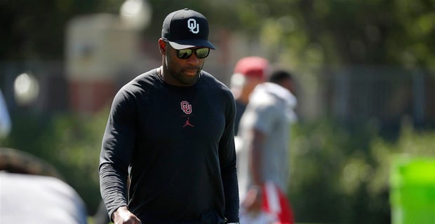 Oklahoma football assistants DeMarco Murray, Miguel Chavis receive ...