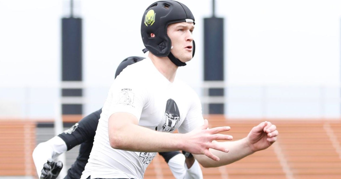 Iowa signee Logan Lee arrives at Polynesian Bowl