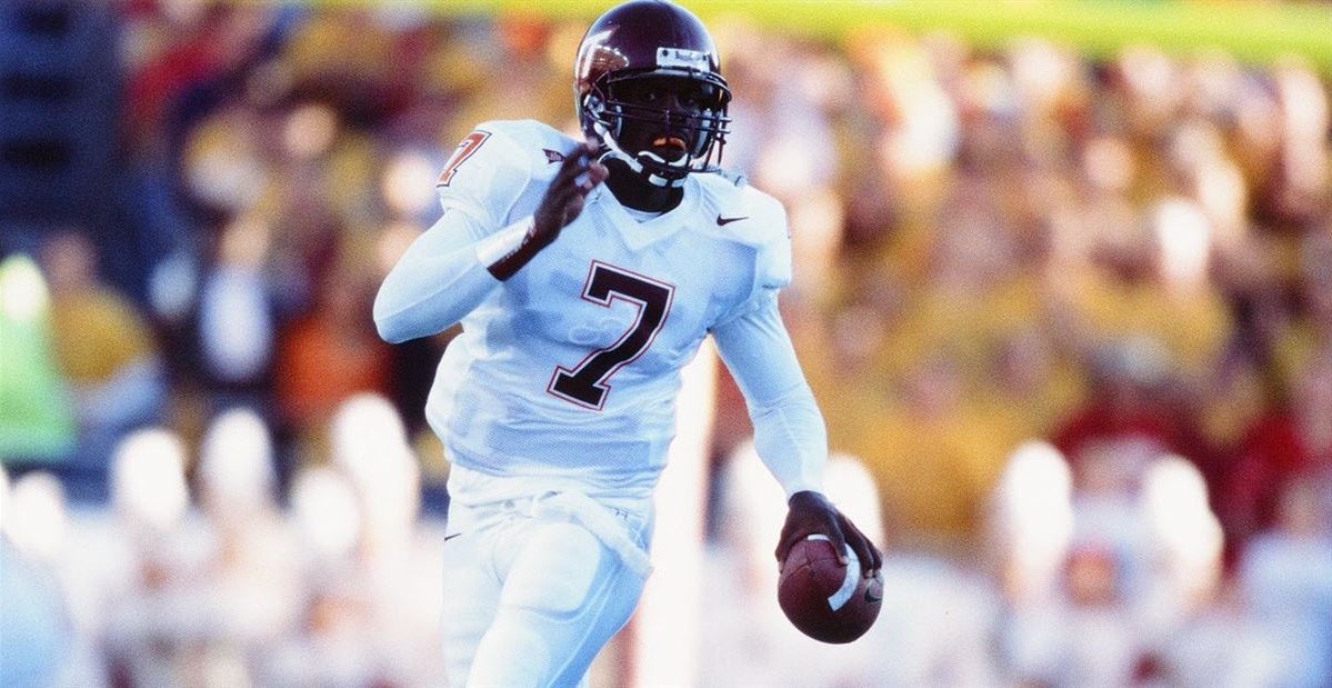 College football's top 25 all-time quarterbacks, ranked