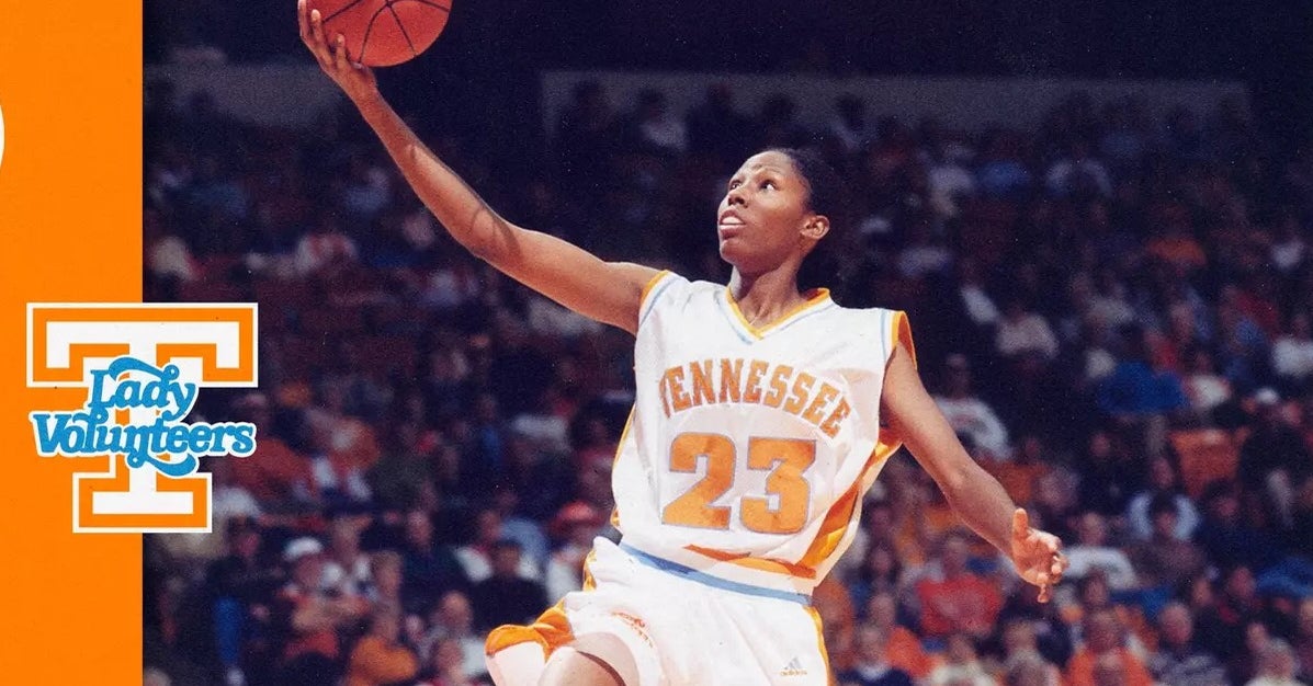 Chamique Holdslcaw to enter Naismith Memorial Hall of Fame