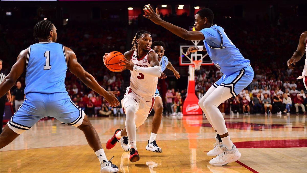 El Ellis combines scoring and efficiency in 86-77 Arkansas win