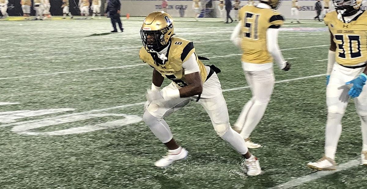 Elite linebacker Aaron Chiles signs with Gators