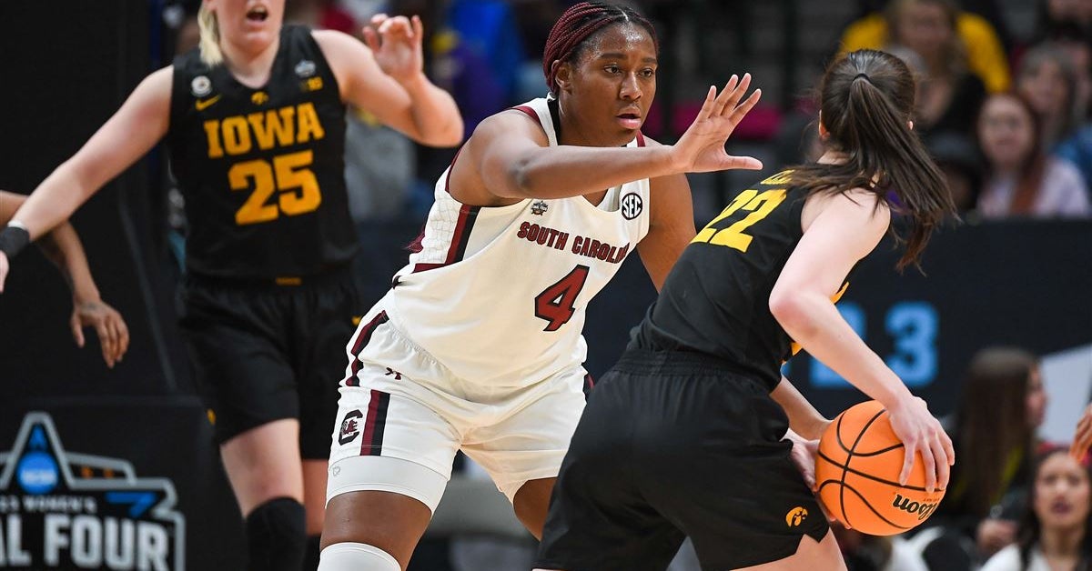 Gamecocks season comes to an end in loss to Hawkeyes