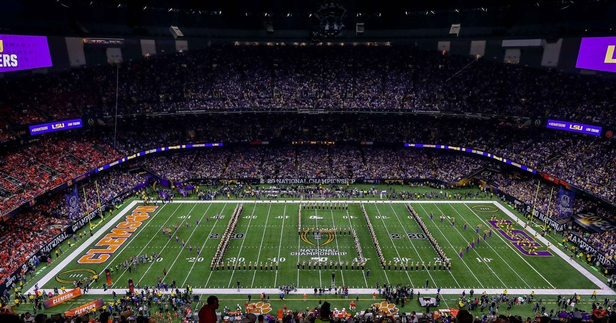 CFB expert: chances of playing in fall 'decreasing each day'