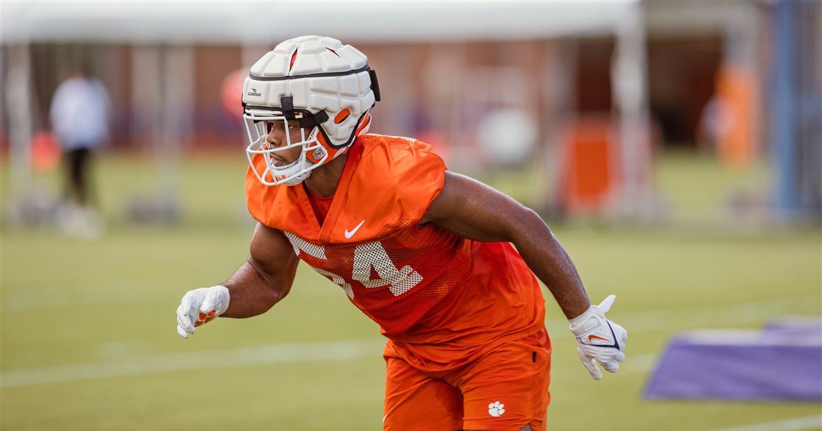 Clemson linebackers talk distinguishing characteristics of this year's ...