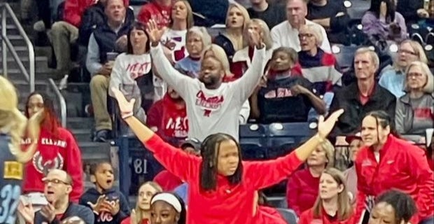 NCAA WBB TOURNAMENT | COLUMN: It's all in the family for Coach Yo'