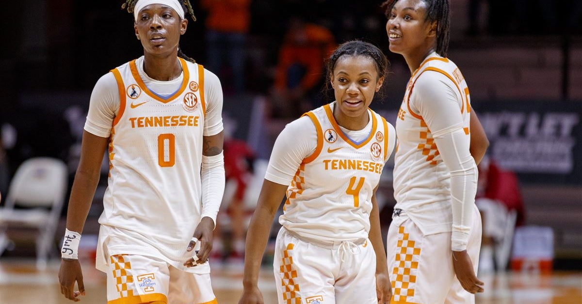 Lady Vols roast Razorbacks in SEC debut