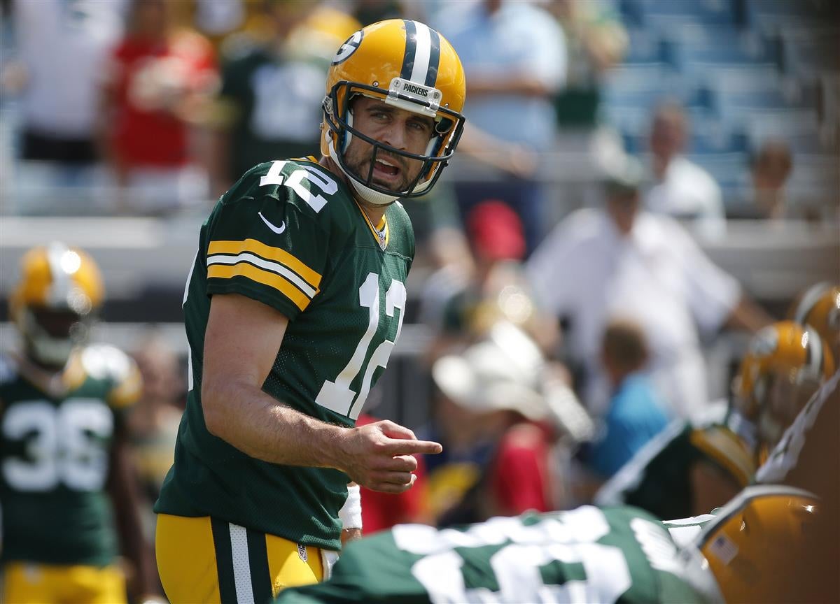WATCH: Aaron Rodgers scores Packers first touchdown of 2016